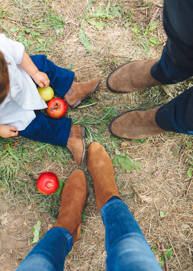 APPLE PICKING AT LYMAN ORCHARDS | Design Darling