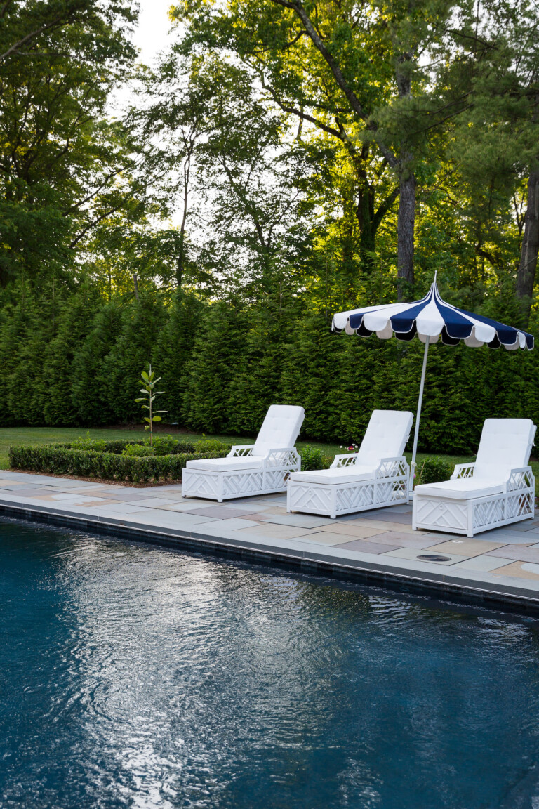 INSTANT HEDGE BOXWOODS IN OUR BACKYARD | Design Darling