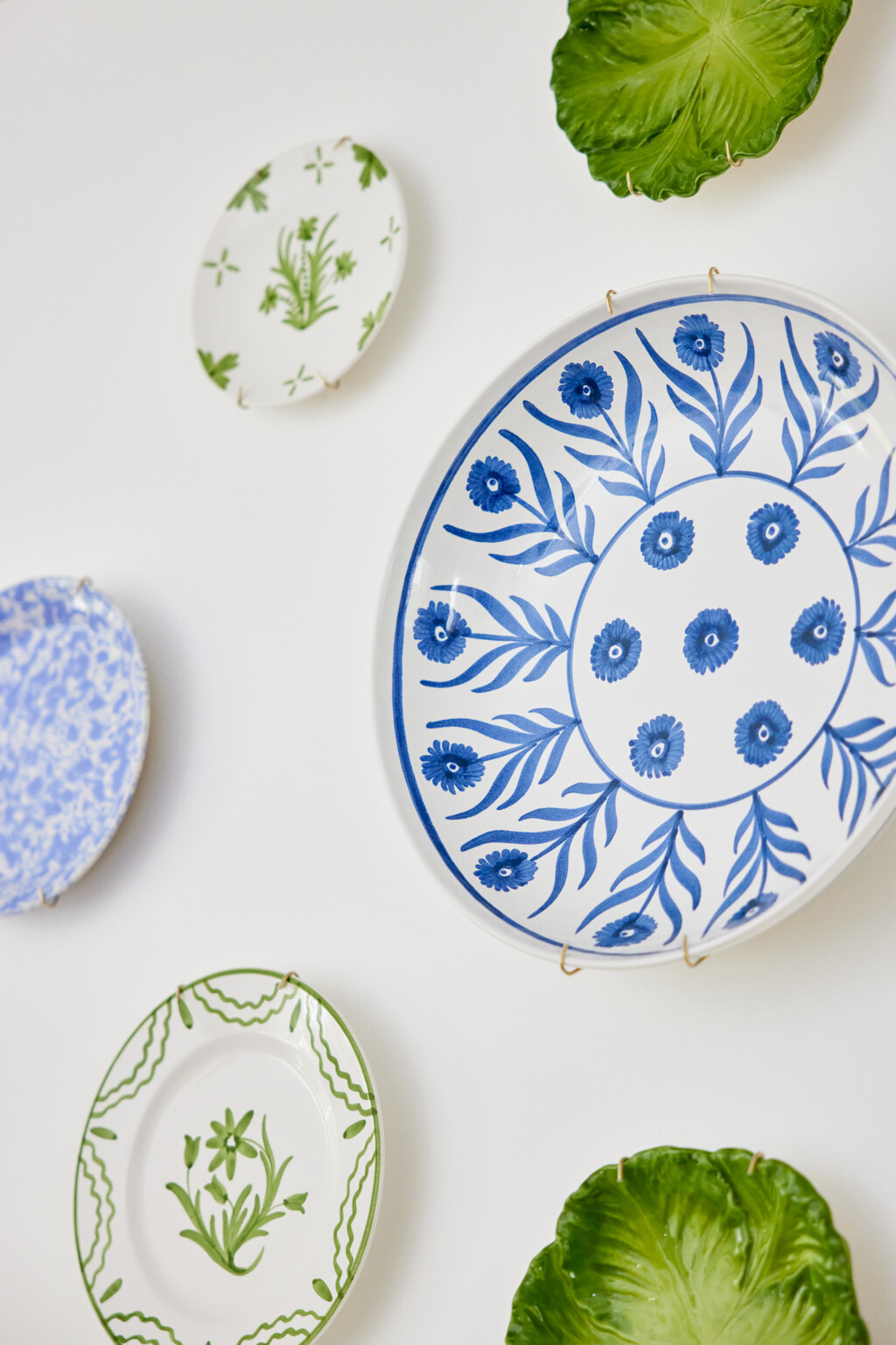 HANGING A PLATE WALL ABOVE OUR FIREPLACE | Design Darling